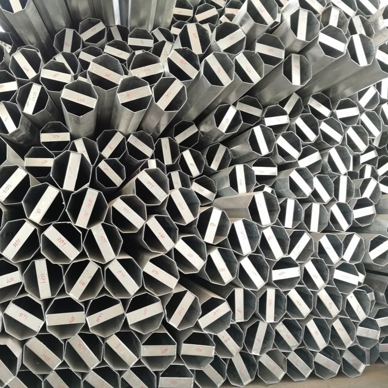 35FT 500KGF 3mm Thick Octagonal Hot Dip Galvanized Steel Pole